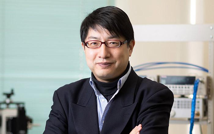 Prof. Eiji Saitoh won the Nishina Memorial Prize | AIMR